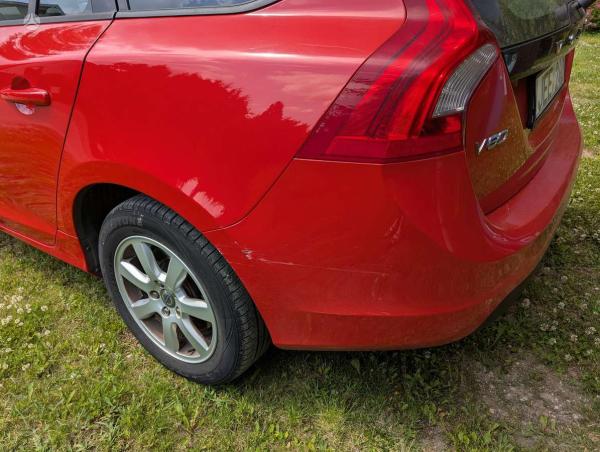 Sarkans Volvo V60 2012 Kauņa, ar dzinēja tilpumu 1.98 L un nobraukumu 260 tūkst. km par 5000 €, foto 5 vietnē AUTOMOTO.COM.LV