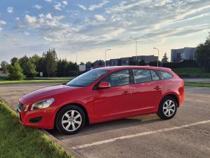 Red Volvo V60 2012 in Kaunas, with an engine capacity of 1.98 L and mileage of 260 thousand km for 5000 €, photo 3 on AUTOMOTO.COM.LV