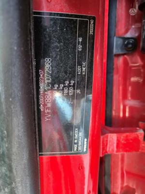 Red Volvo V60 2012 in Kaunas, with an engine capacity of 1.98 L and mileage of 260 thousand km for 5000 €, photo 7 on AUTOMOTO.COM.LV