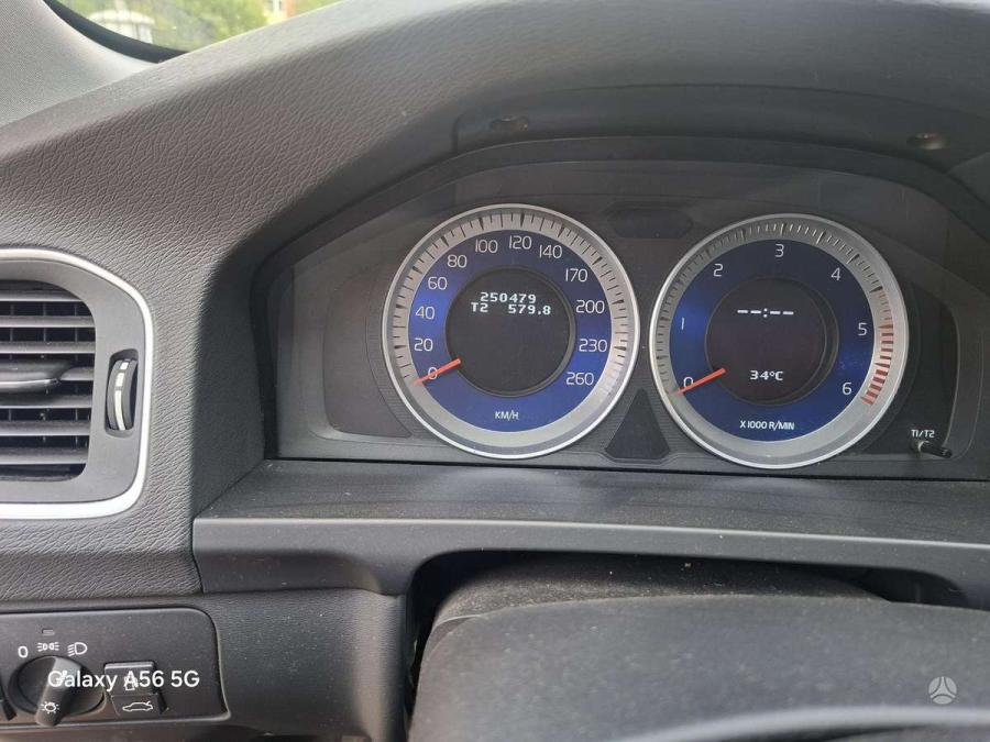 Красный Вольво B60 2012 в Пасвалис, объемом двигателя 1.98 л и пробегом 250 тыс. км за 4550 €, фото 13 на AUTOMOTO.COM.LV