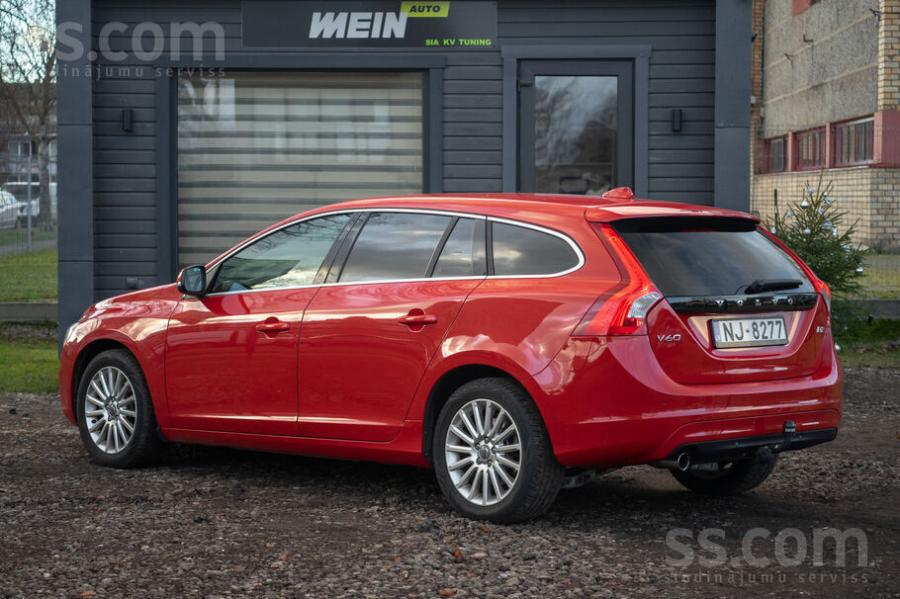 Sarkans Volvo V60 2013 Liepāja, ar dzinēja tilpumu 1.60 L un nobraukumu 290 tūkst. km par 6950 €, foto 4 vietnē AUTOMOTO.COM.LV