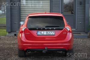 Sarkans Volvo V60 2013 Liepāja, ar dzinēja tilpumu 1.60 L un nobraukumu 290 tūkst. km par 6950 €, foto 5 vietnē AUTOMOTO.COM.LV