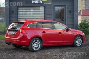 Sarkans Volvo V60 2013 Liepāja, ar dzinēja tilpumu 1.60 L un nobraukumu 290 tūkst. km par 6950 €, foto 6 vietnē AUTOMOTO.COM.LV