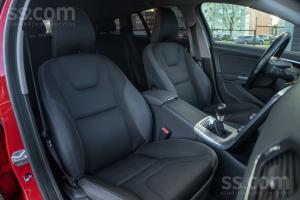 Sarkans Volvo V60 2013 Liepāja, ar dzinēja tilpumu 1.60 L un nobraukumu 290 tūkst. km par 6950 €, foto 17 vietnē AUTOMOTO.COM.LV
