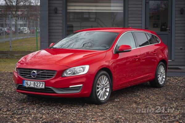 Red Volvo V60 2013 in Riga, with an engine capacity of 1.60 L and mileage of 290 thousand km for 6950 €, photo 3 on AUTOMOTO.COM.LV