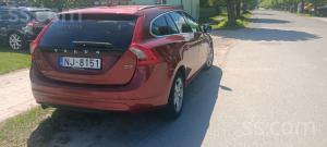 Sarkans Volvo V60 2013 Jelgava, ar dzinēja tilpumu 2.00 L un nobraukumu 0 tūkst. km par 7000 €, foto 5 vietnē AUTOMOTO.COM.LV