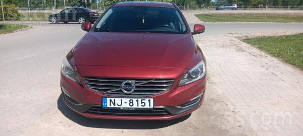 Sarkans Volvo V60 2013 Jelgava, ar dzinēja tilpumu 2.00 L un nobraukumu 0 tūkst. km par 7000 €, foto 5 vietnē AUTOMOTO.COM.LV