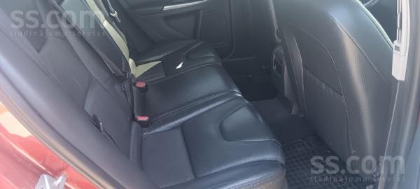 Sarkans Volvo V60 2013 Jelgava, ar dzinēja tilpumu 2.00 L un nobraukumu 0 tūkst. km par 7000 €, foto 9 vietnē AUTOMOTO.COM.LV