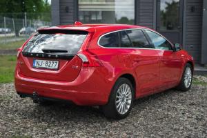 Sarkans Volvo V60 2013 Liepāja, ar dzinēja tilpumu 1.60 L un nobraukumu 290 tūkst. km par 6000 €, foto 5 vietnē AUTOMOTO.COM.LV