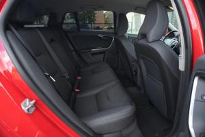 Sarkans Volvo V60 2013 Liepāja, ar dzinēja tilpumu 1.60 L un nobraukumu 290 tūkst. km par 6000 €, foto 14 vietnē AUTOMOTO.COM.LV