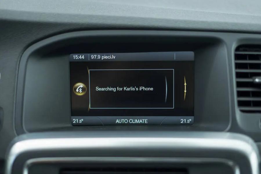 Sarkans Volvo V60 2013 Liepāja, ar dzinēja tilpumu 1.60 L un nobraukumu 290 tūkst. km par 6000 €, foto 25 vietnē AUTOMOTO.COM.LV