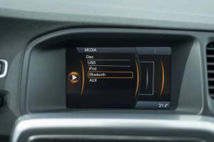 Sarkans Volvo V60 2013 Liepāja, ar dzinēja tilpumu 1.60 L un nobraukumu 290 tūkst. km par 6000 €, foto 26 vietnē AUTOMOTO.COM.LV