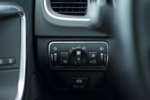 Sarkans Volvo V60 2013 Liepāja, ar dzinēja tilpumu 1.60 L un nobraukumu 290 tūkst. km par 6000 €, foto 31 vietnē AUTOMOTO.COM.LV