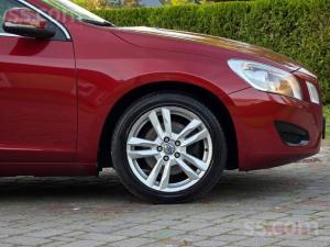 Sarkans Volvo V60 2013 Rīga, ar dzinēja tilpumu 2.00 L un nobraukumu 257 tūkst. km par 5950 €, foto 13 vietnē AUTOMOTO.COM.LV