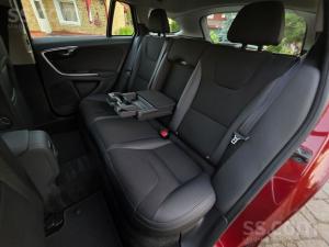 Sarkans Volvo V60 2013 Rīga, ar dzinēja tilpumu 2.00 L un nobraukumu 257 tūkst. km par 5950 €, foto 17 vietnē AUTOMOTO.COM.LV