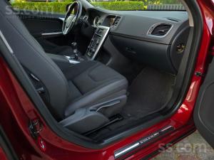 Sarkans Volvo V60 2013 Rīga, ar dzinēja tilpumu 2.00 L un nobraukumu 257 tūkst. km par 5950 €, foto 19 vietnē AUTOMOTO.COM.LV