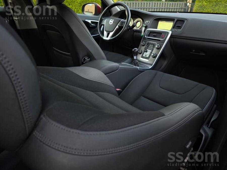 Sarkans Volvo V60 2013 Rīga, ar dzinēja tilpumu 2.00 L un nobraukumu 257 tūkst. km par 5950 €, foto 21 vietnē AUTOMOTO.COM.LV