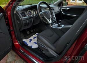 Sarkans Volvo V60 2013 Rīga, ar dzinēja tilpumu 2.00 L un nobraukumu 257 tūkst. km par 5950 €, foto 23 vietnē AUTOMOTO.COM.LV