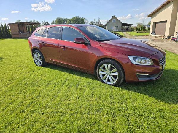 Sarkans Volvo V60 2013 Kauņa, ar dzinēja tilpumu 1.98 L un nobraukumu 206 tūkst. km par 6500 €, foto 3 vietnē AUTOMOTO.COM.LV