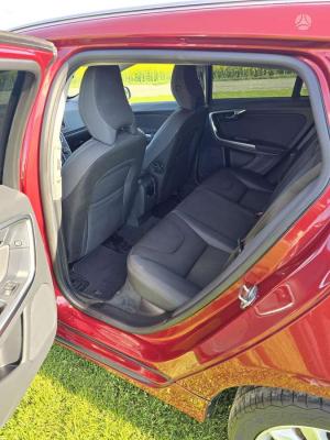 Red Volvo V60 2013 in Kaunas, with an engine capacity of 1.98 L and mileage of 206 thousand km for 6500 €, photo 7 on AUTOMOTO.COM.LV