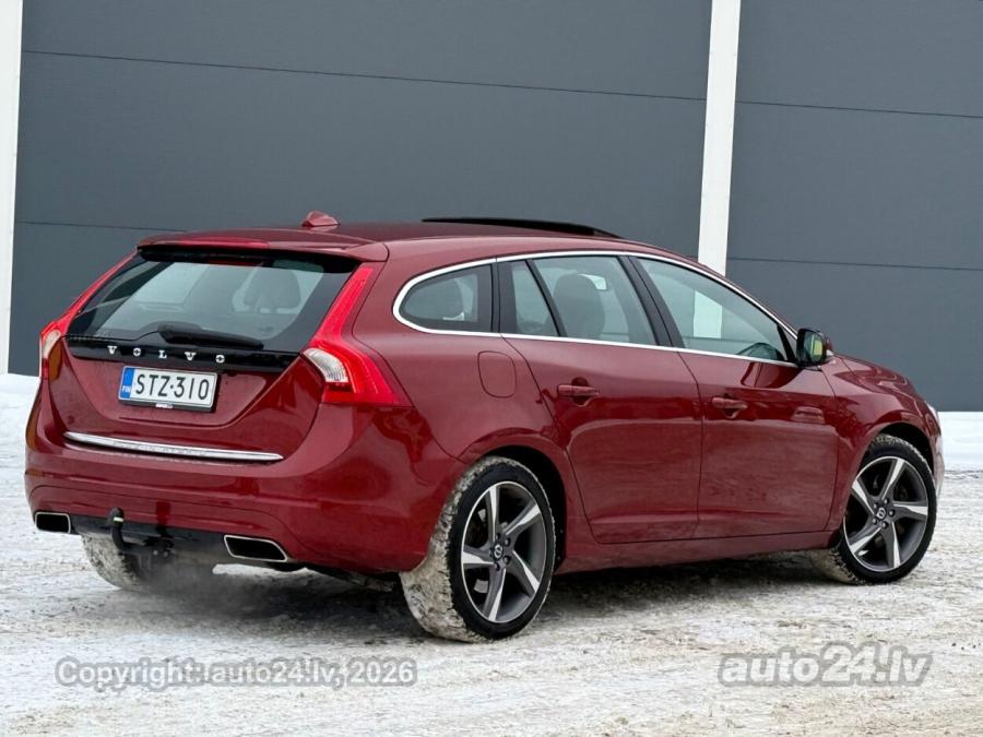 Sarkans Volvo V60 2014 Tallina, ar dzinēja tilpumu 2.40 L un nobraukumu 261 tūkst. km par 8790 €, foto 3 vietnē AUTOMOTO.COM.LV