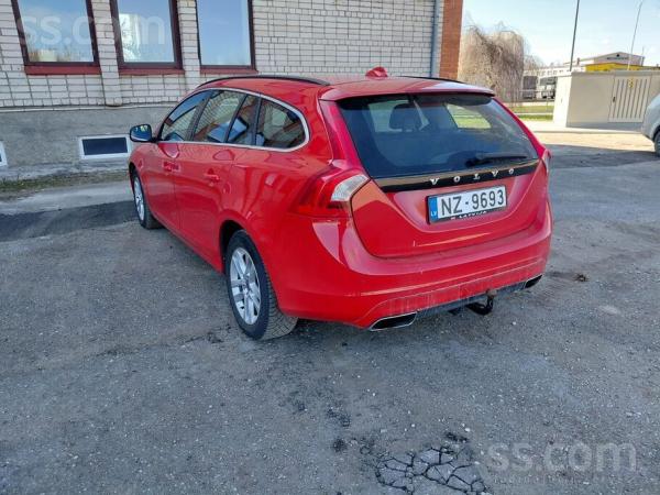 Красный Вольво B60 2014 в Талси, объемом двигателя 2.00 л и пробегом 299 тыс. км за 6500 €, фото 5 на AUTOMOTO.COM.LV