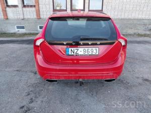 Red Volvo V60 2014 in Talsi, with an engine capacity of 2.00 L and mileage of 299 thousand km for 6500 €, photo 7 on AUTOMOTO.COM.LV