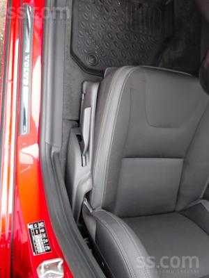 Red Volvo V60 2014 in Talsi, with an engine capacity of 2.00 L and mileage of 299 thousand km for 6500 €, photo 13 on AUTOMOTO.COM.LV