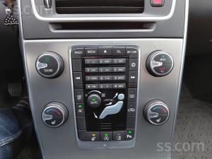 Red Volvo V60 2014 in Talsi, with an engine capacity of 2.00 L and mileage of 299 thousand km for 6500 €, photo 16 on AUTOMOTO.COM.LV