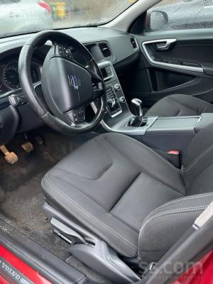 Red Volvo V60 2014 in Riga, with an engine capacity of 2.00 L and mileage of 286 thousand km for 4700 €, photo 11 on AUTOMOTO.COM.LV