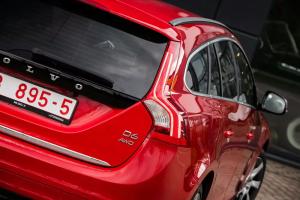 Sarkans Volvo V60 2014 Jelgava, ar dzinēja tilpumu 2.40 L un nobraukumu 296 tūkst. km par 9000 €, foto 11 vietnē AUTOMOTO.COM.LV