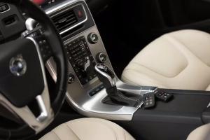 Sarkans Volvo V60 2014 Jelgava, ar dzinēja tilpumu 2.40 L un nobraukumu 296 tūkst. km par 9000 €, foto 24 vietnē AUTOMOTO.COM.LV