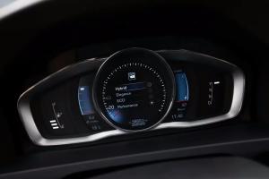 Sarkans Volvo V60 2014 Jelgava, ar dzinēja tilpumu 2.40 L un nobraukumu 296 tūkst. km par 9000 €, foto 33 vietnē AUTOMOTO.COM.LV