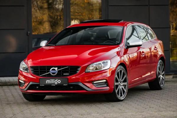 Sarkans Volvo V60 2014 Jelgava, ar dzinēja tilpumu 2.40 L un nobraukumu 302 tūkst. km par 7200 €, foto 1 vietnē AUTOMOTO.COM.LV
