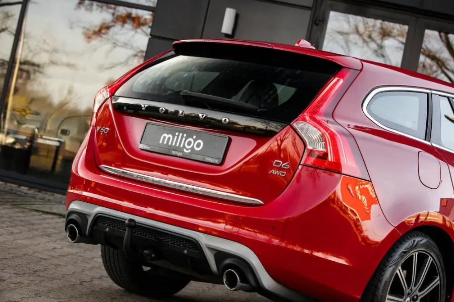 Sarkans Volvo V60 2014 Jelgava, ar dzinēja tilpumu 2.40 L un nobraukumu 302 tūkst. km par 7200 €, foto 6 vietnē AUTOMOTO.COM.LV