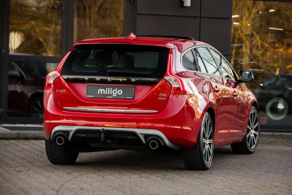 Sarkans Volvo V60 2014 Jelgava, ar dzinēja tilpumu 2.40 L un nobraukumu 302 tūkst. km par 7200 €, foto 6 vietnē AUTOMOTO.COM.LV