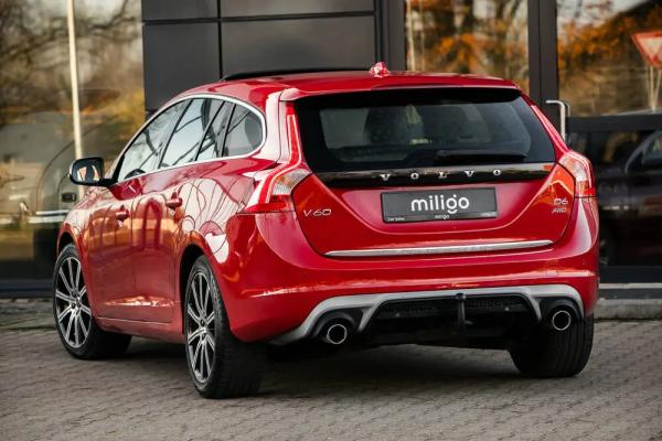 Sarkans Volvo V60 2014 Jelgava, ar dzinēja tilpumu 2.40 L un nobraukumu 302 tūkst. km par 7200 €, foto 8 vietnē AUTOMOTO.COM.LV