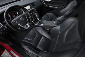 Sarkans Volvo V60 2014 Jelgava, ar dzinēja tilpumu 2.40 L un nobraukumu 302 tūkst. km par 7200 €, foto 16 vietnē AUTOMOTO.COM.LV