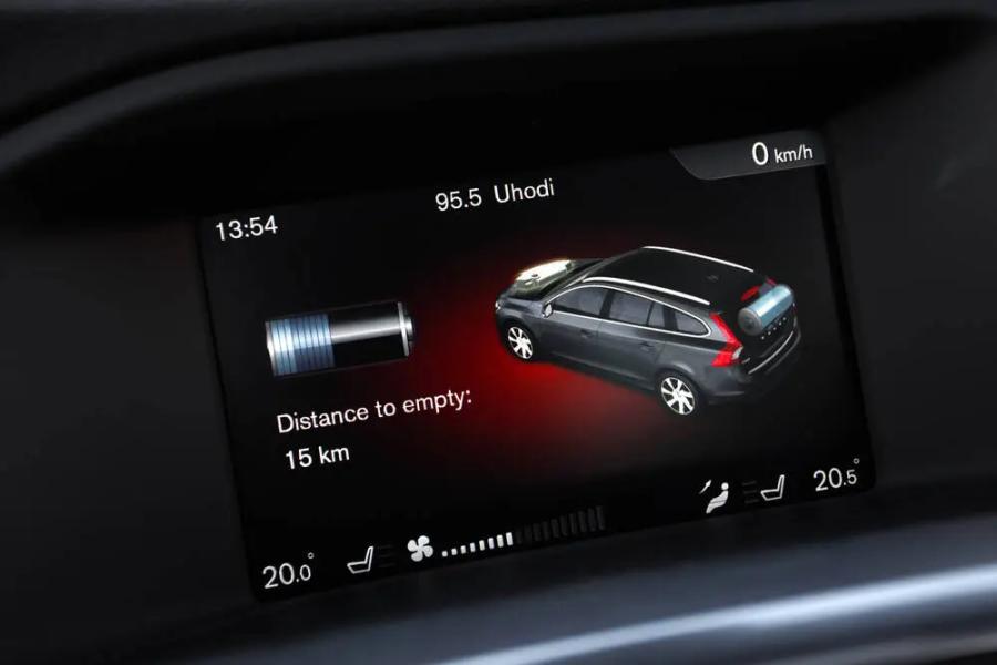 Sarkans Volvo V60 2014 Jelgava, ar dzinēja tilpumu 2.40 L un nobraukumu 302 tūkst. km par 7200 €, foto 28 vietnē AUTOMOTO.COM.LV