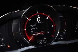 Sarkans Volvo V60 2014 Jelgava, ar dzinēja tilpumu 2.40 L un nobraukumu 302 tūkst. km par 7200 €, foto 38 vietnē AUTOMOTO.COM.LV