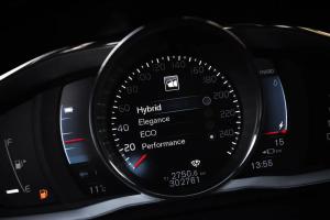 Sarkans Volvo V60 2014 Jelgava, ar dzinēja tilpumu 2.40 L un nobraukumu 302 tūkst. km par 7200 €, foto 39 vietnē AUTOMOTO.COM.LV