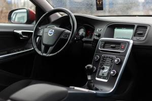Красный Вольво B60 2014 в Рига, объемом двигателя 2.00 л и пробегом 181 тыс. км за 8995 €, фото 18 на AUTOMOTO.COM.LV