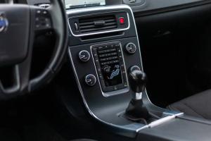 Красный Вольво B60 2014 в Рига, объемом двигателя 2.00 л и пробегом 181 тыс. км за 8995 €, фото 20 на AUTOMOTO.COM.LV