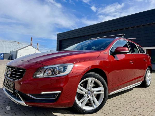 Sarkans Volvo V60 2014 Kauņa, ar dzinēja tilpumu 2.40 L un nobraukumu 277 tūkst. km par 7390 €, foto 1 vietnē AUTOMOTO.COM.LV