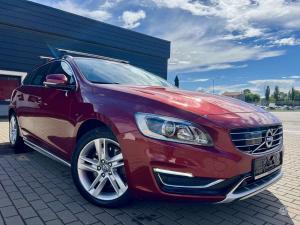 Red Volvo V60 2014 in Kaunas, with an engine capacity of 2.40 L and mileage of 277 thousand km for 7390 €, photo 3 on AUTOMOTO.COM.LV