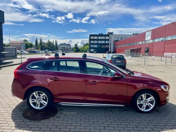 Sarkans Volvo V60 2014 Kauņa, ar dzinēja tilpumu 2.40 L un nobraukumu 277 tūkst. km par 7390 €, foto 10 vietnē AUTOMOTO.COM.LV