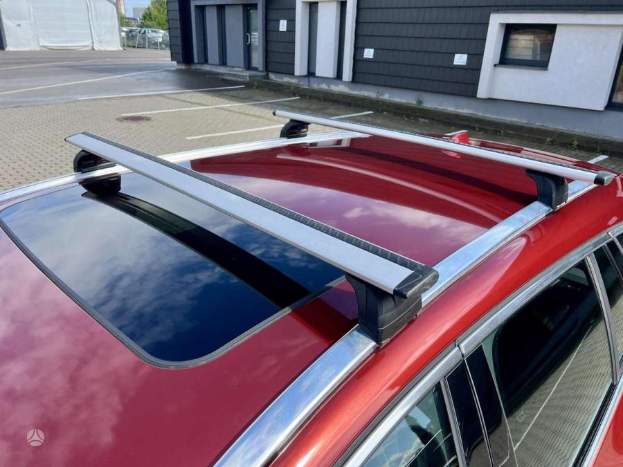 Red Volvo V60 2014 in Kaunas, with an engine capacity of 2.40 L and mileage of 277 thousand km for 7390 €, photo 17 on AUTOMOTO.COM.LV