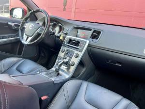 Red Volvo V60 2014 in Kaunas, with an engine capacity of 2.40 L and mileage of 277 thousand km for 7390 €, photo 23 on AUTOMOTO.COM.LV