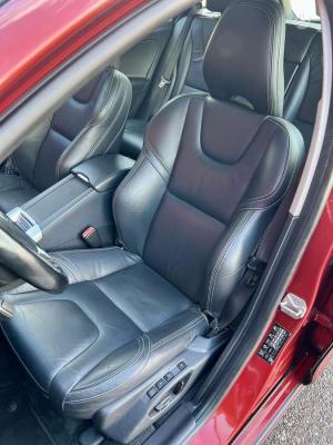 Red Volvo V60 2014 in Kaunas, with an engine capacity of 2.40 L and mileage of 277 thousand km for 7390 €, photo 26 on AUTOMOTO.COM.LV