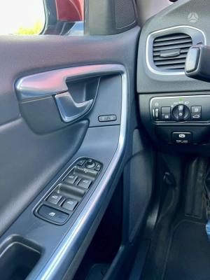 Red Volvo V60 2014 in Kaunas, with an engine capacity of 2.40 L and mileage of 277 thousand km for 7390 €, photo 28 on AUTOMOTO.COM.LV